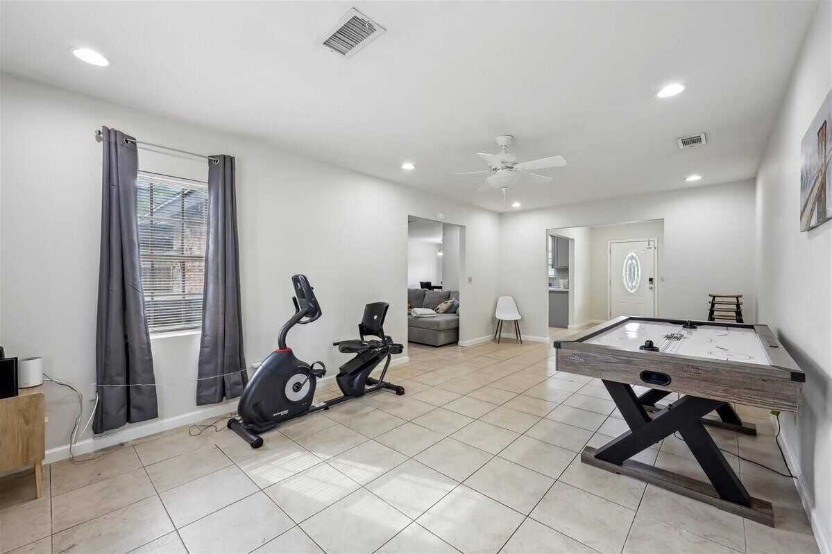 4 Bedroom Home In Bridge City - Port Arthur, TX