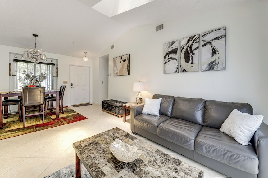 Screened Patio + Pool: Boca Raton Retreat - Boca Raton, FL