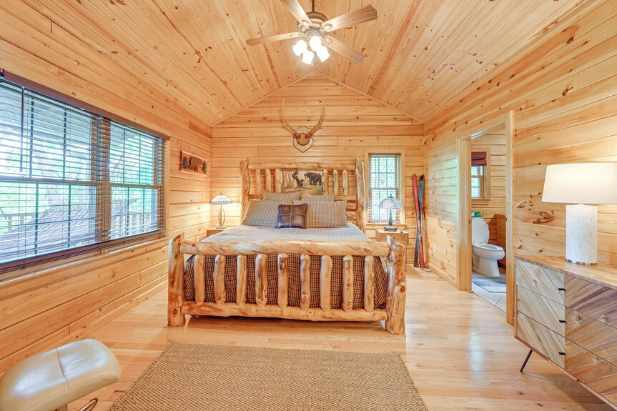 Game Room, Hot Tub & Decks: Scenic Franklin Cabin - Franklin, NC
