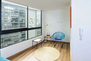 Apartamento, 1 cama queen-size, varanda, Vista para a cidade (GO 1703) | Interior