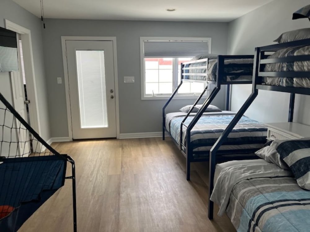 Summer Sunset Hideout 3-5 BEDROOMS/4 BATH-PLEASANTVILLE - Egg Harbor ...