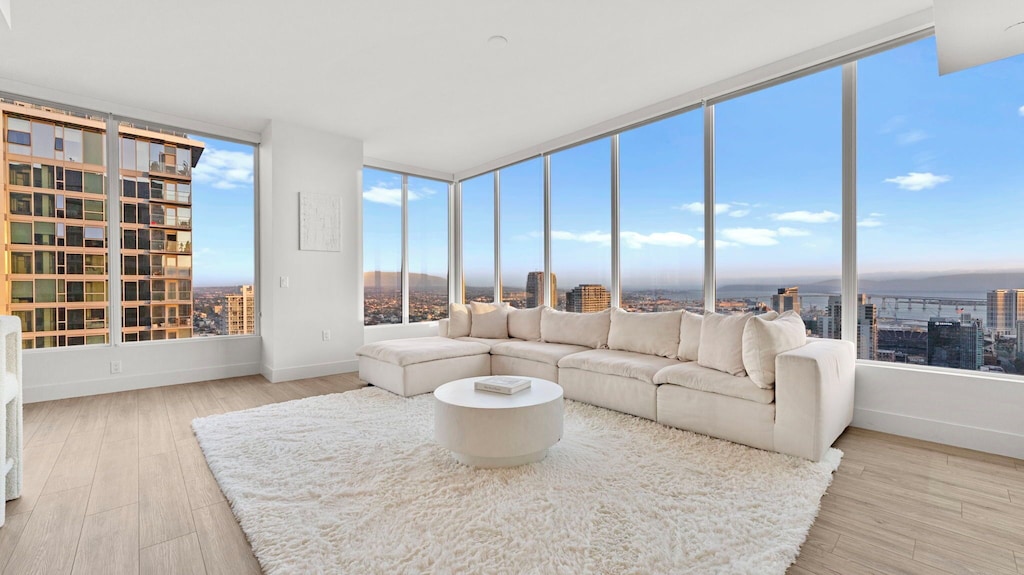 Chic 2-bedroom Apartment With Wifi, Fitness Room In Fabulous San Diego - Coronado, CA