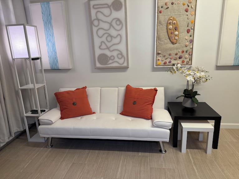 Only Steps To The Beach - El Segundo