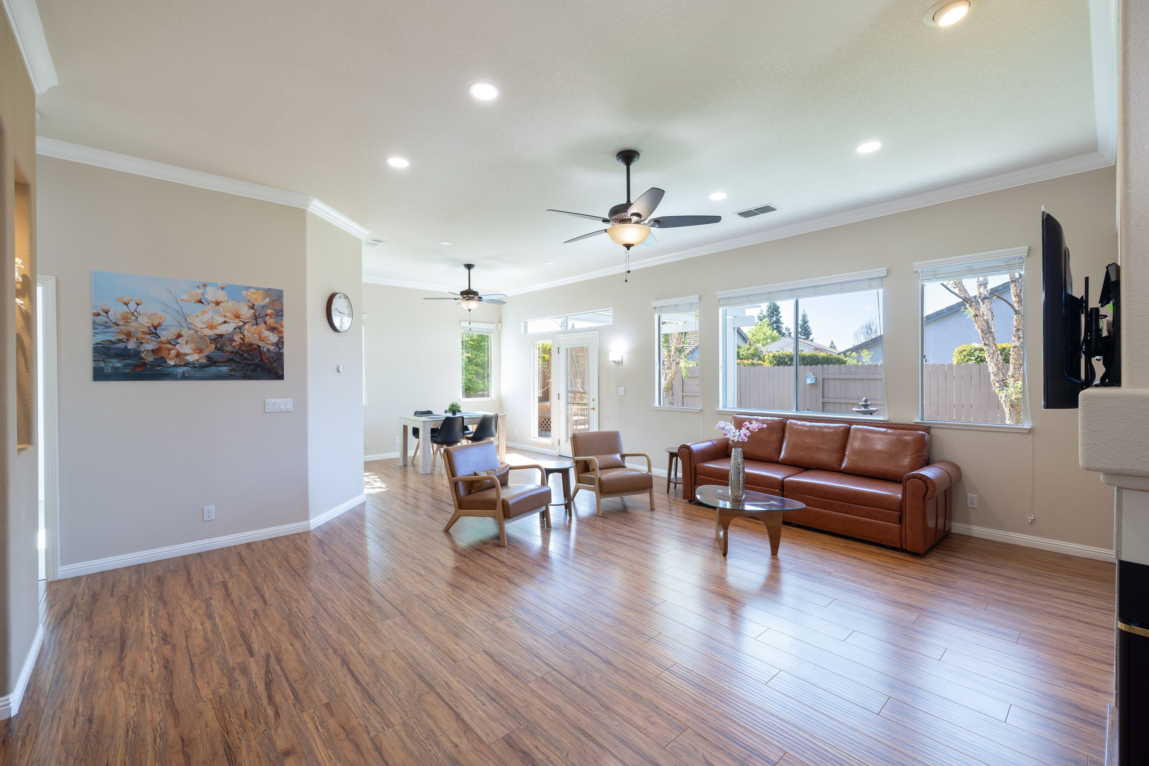 Cozy 3br House: Family Friendly, Lovely Backyard, Fast Wifi, Free Parking - El Dorado Hills, CA