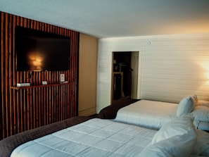 Quarto Comfort, 2 camas queen-size, vista para o rio | Wi-fi grátis 