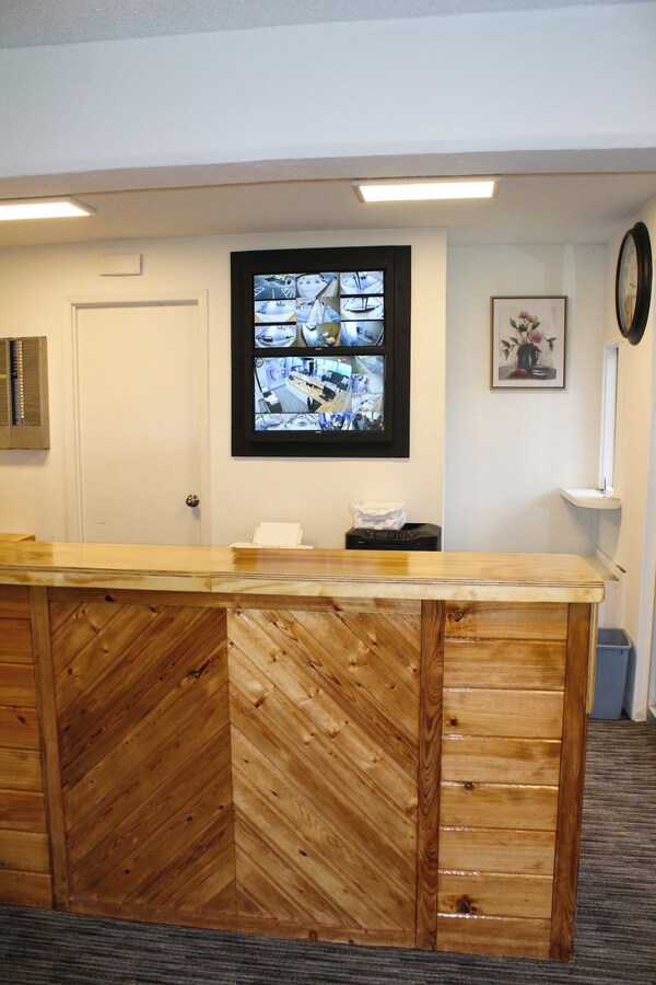 Sleepy Bear Motel - Gatlinburg, TN