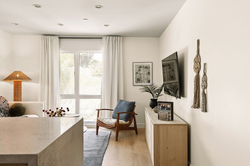 Tide House - Unit C | Modern Seaside 1bd W Parking - Redondo Beach