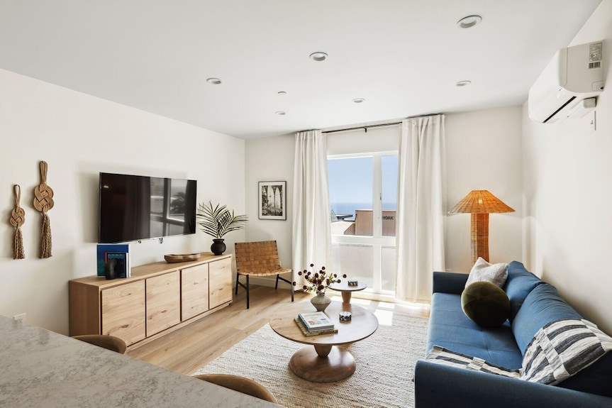 Tide House Unit D | Modern Oceanview 1bd W Parking - Redondo Beach, CA