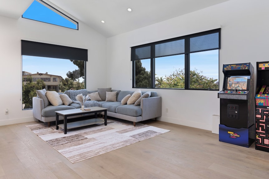 Stylish Modern Home, Private Rooftop & City Views! - Dodger Stadium, LA