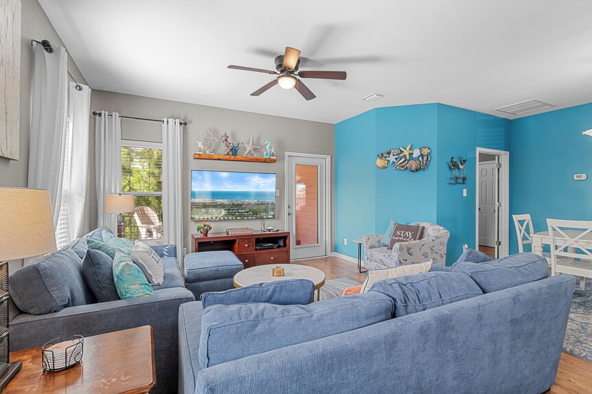 Paradise Found: Sun, Sea, Pools & Dog-friendly Fun - Alabama