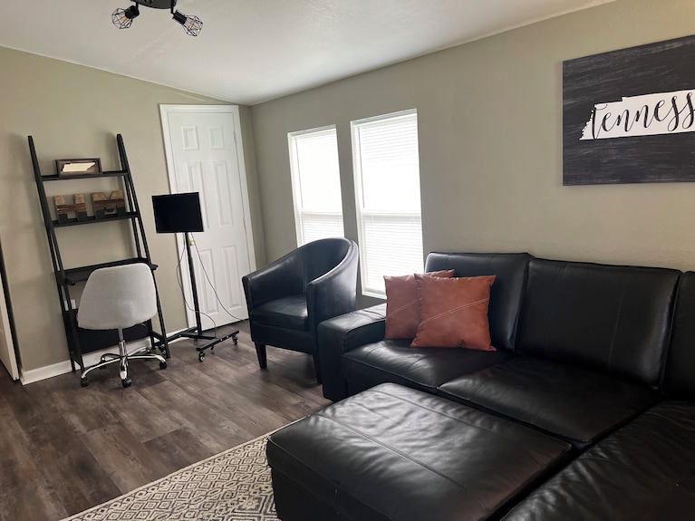 Sokno. Mid-term Rental Cottage: Walking Distance To Downtown Knoxville & Utk. - Knoxville, TN