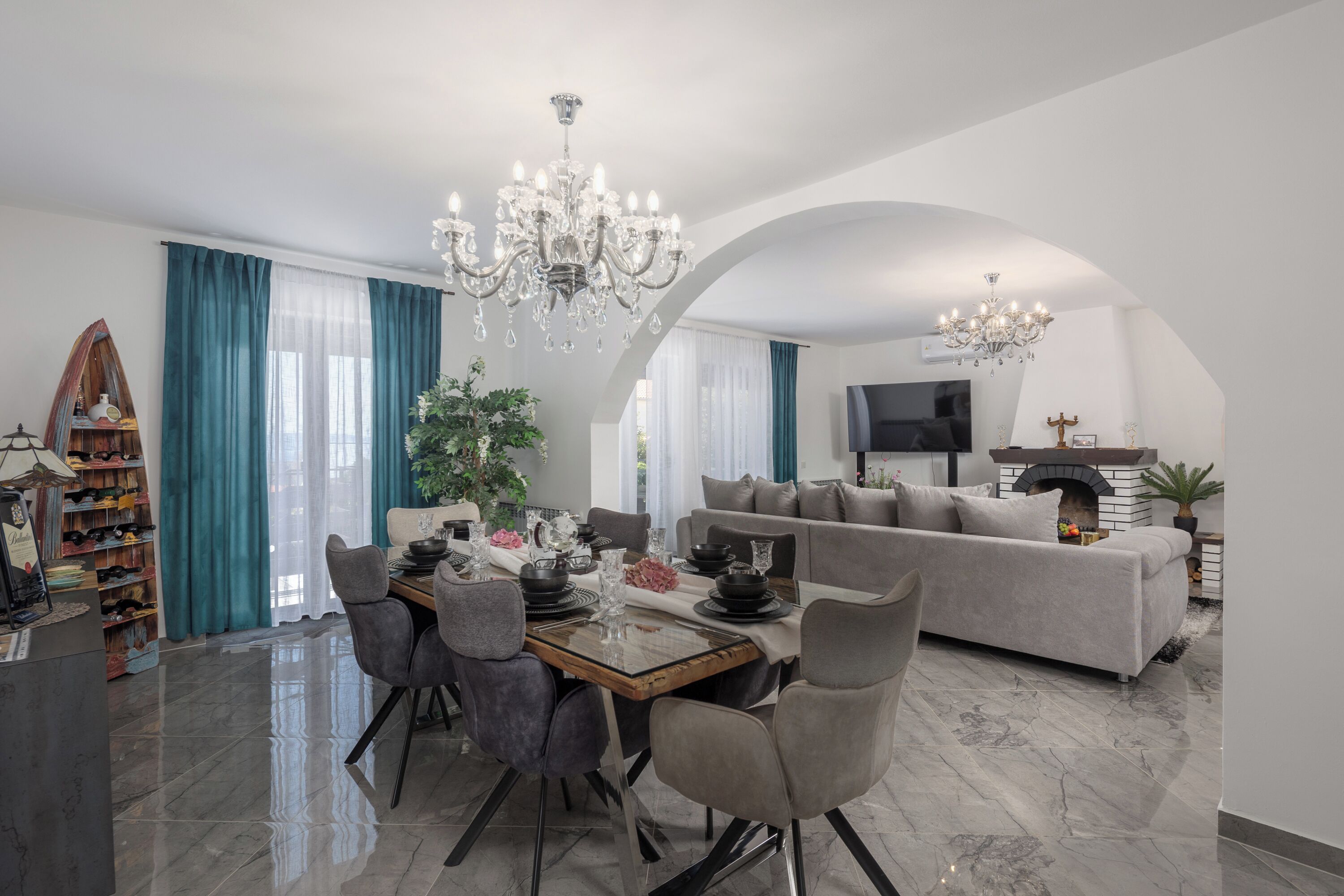 Casa Familiar, vários quartos, 2 casas de banho (Villa Natali With Pool And Sea View) | Restaurantes
