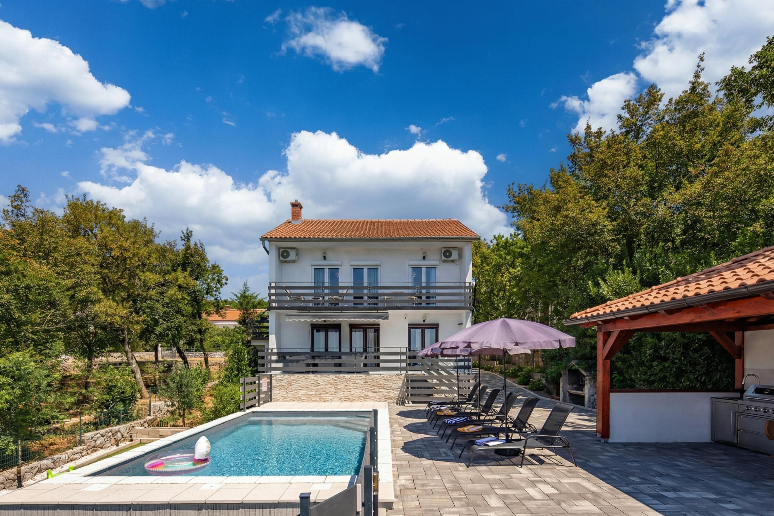 Casa Familiar, vários quartos, 2 casas de banho (Villa Natali With Pool And Sea View) | Piscina | Piscina exterior sazonal 