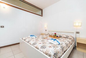 2 quartos, roupa de cama fornecida