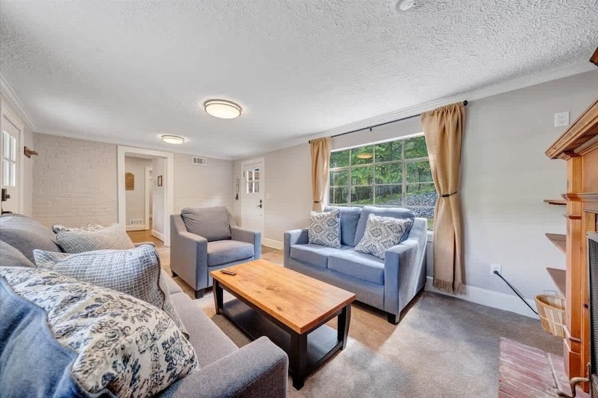 New 3br Seconds To Blue Ridge Parkway-cozy & Comfy - Roanoke, VA