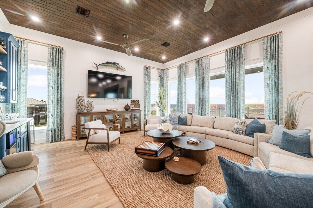 Bourbon Bay - Beachfront With Private Pool - Grand Isle, LA