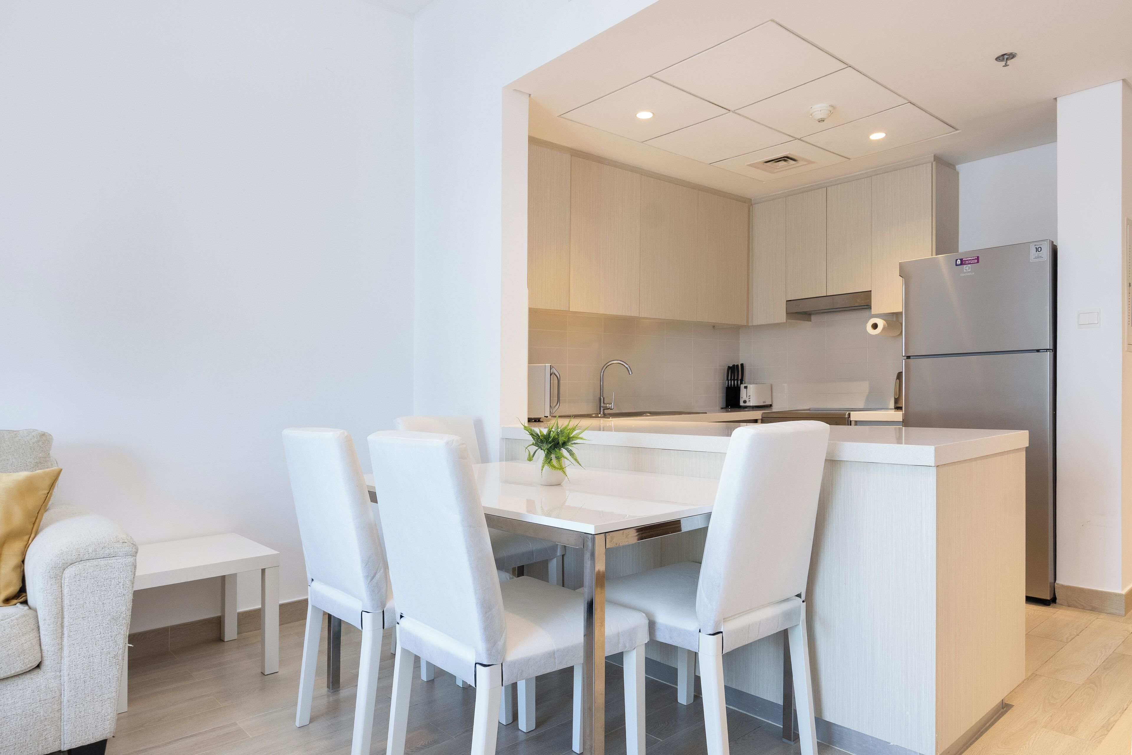 Apartamento, 2 quartos, varanda, Vista para a cidade | Refeições no quarto