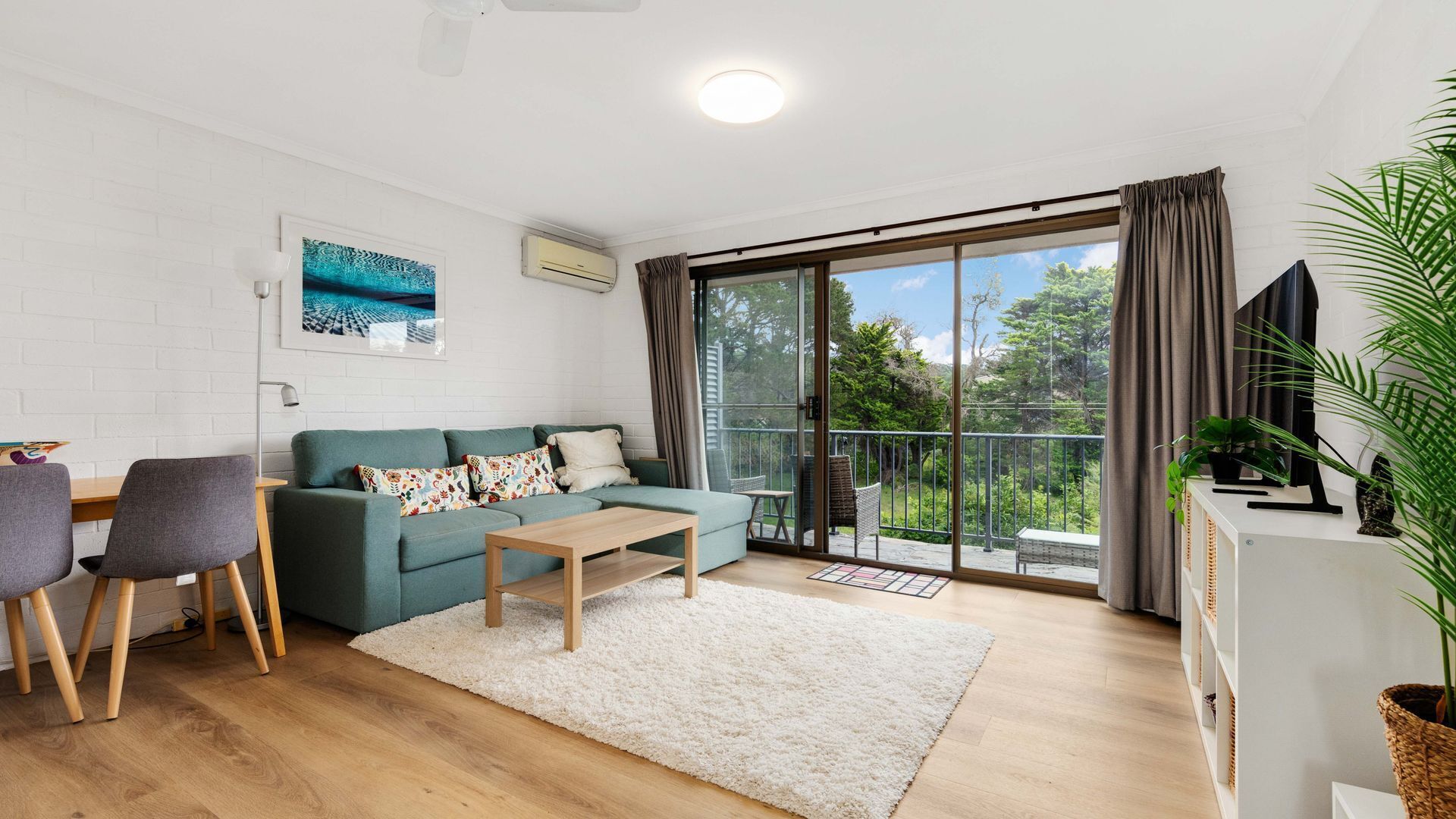 Cute 2-bedroom Unit In The Heart Of Batehaven - Long Beach