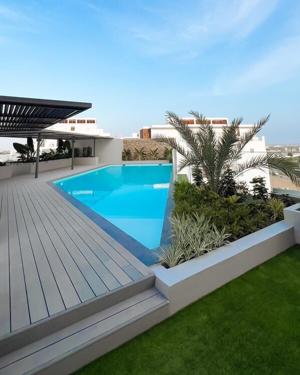 2 piscinas exteriores 