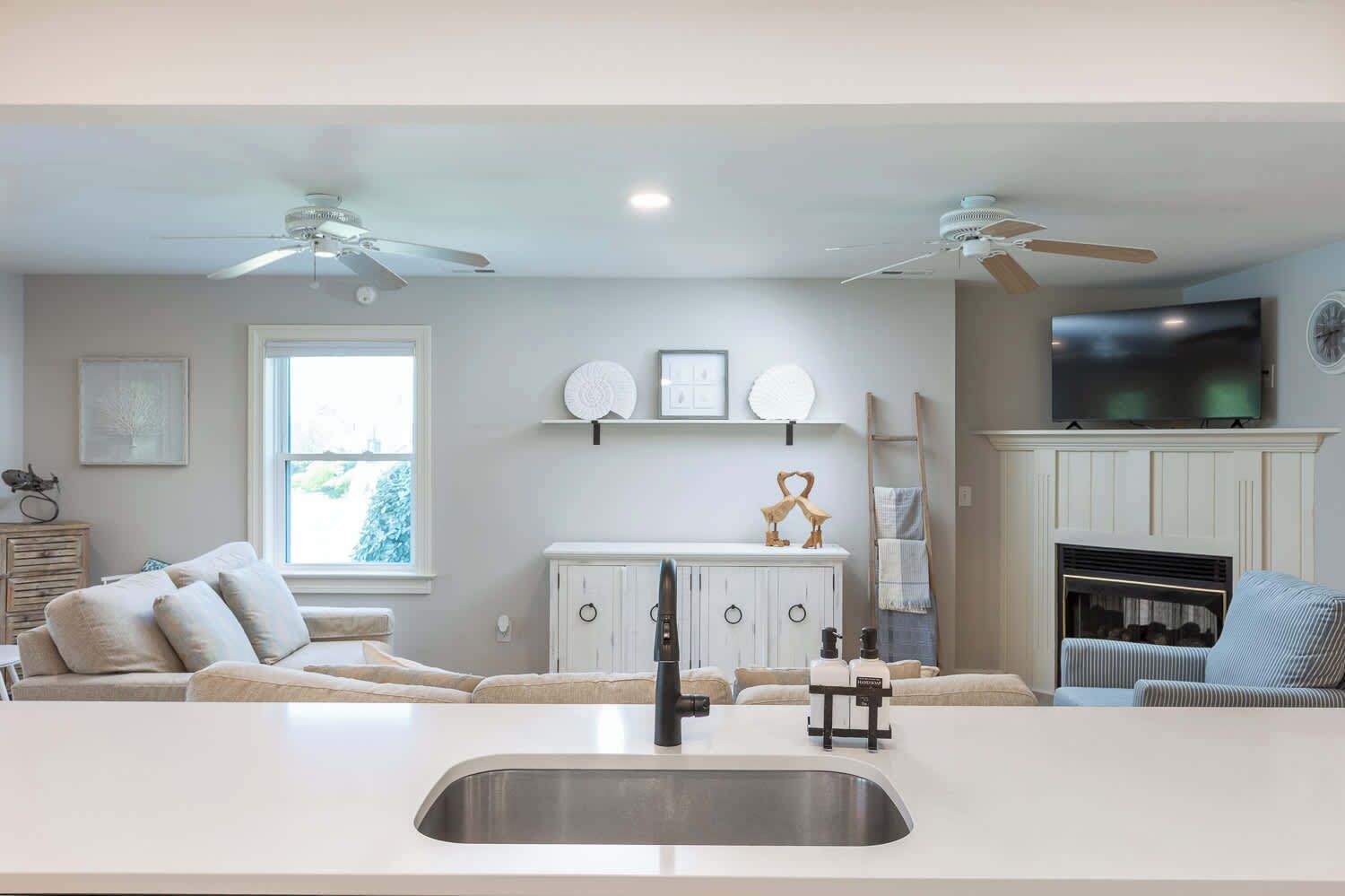 Newly Listing! Renovated Bungalow Steps From Water - Duck, NC