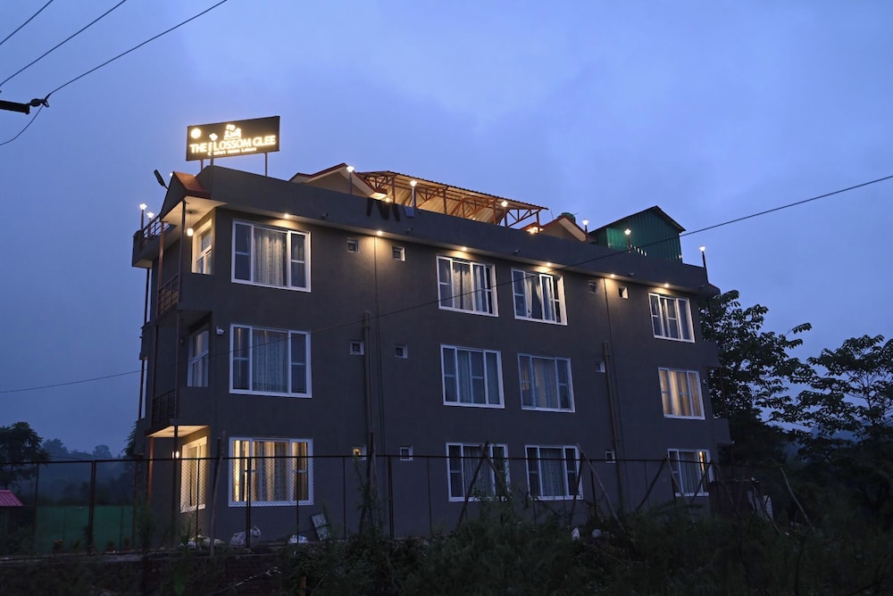 The Blossom Glee - Naukuchiatal