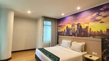 Quarto Duplo Deluxe, Vista para a cidade | Secretária, secretária adequada para computadores portáteis