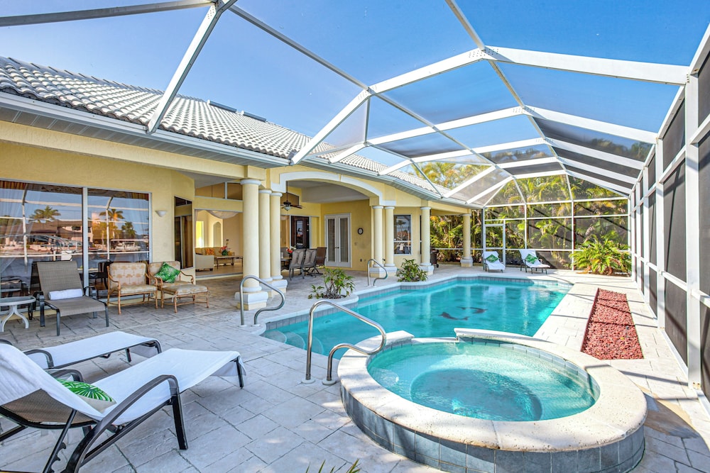 Tarpon Point Retreat W/ Dock: 1 Mi To Marina! - Sanibel Island, FL