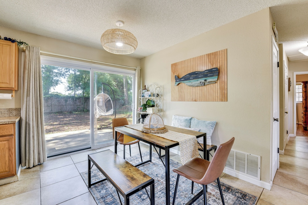 < 3 Mi To Gulf: Family-friendly Retreat W/ Yard! - Fort Walton Beach, FL