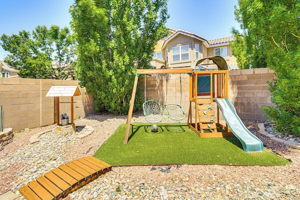 11 Mi To River Of Lights: Family Home W/ Yard - Albuquerque, NM