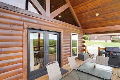 Casa (3 Bedrooms) | Parte interna. Family Cabin w/ Deck By Mark Twain Natl Forest!