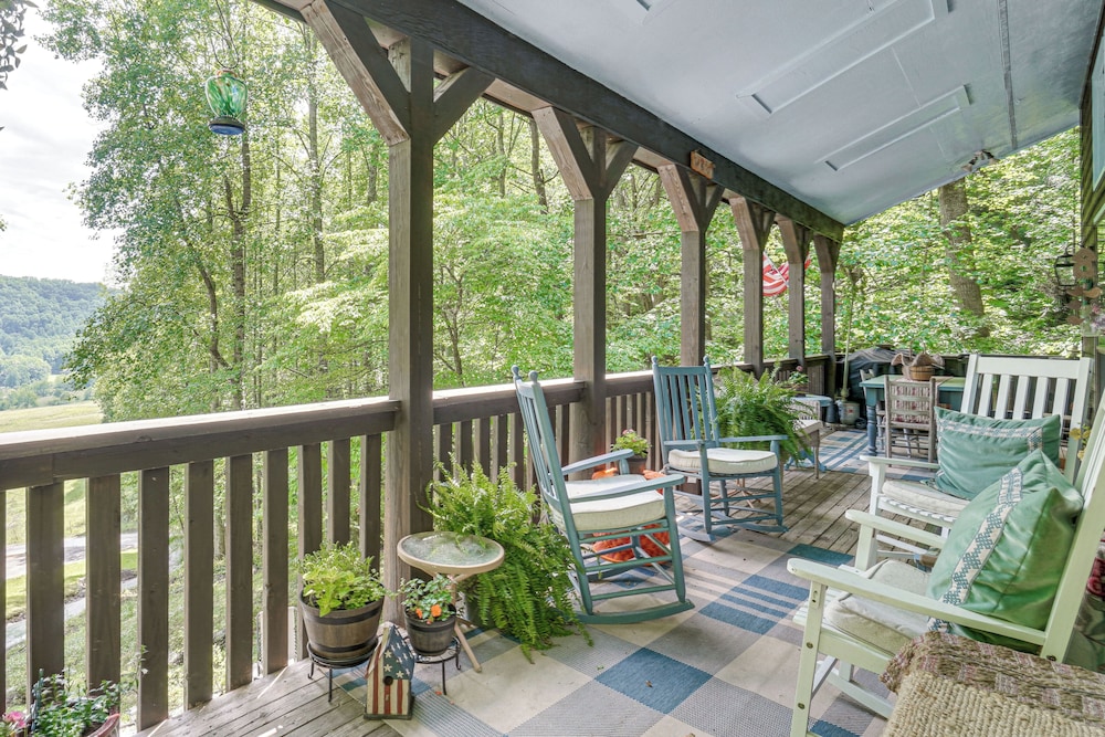 4 Mi To Lake Santeetlah: Cabin W/ Deck & Views - Calderwood Lake, TN