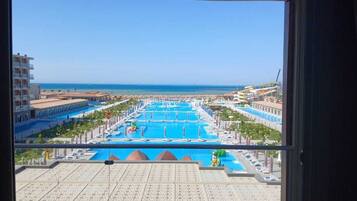 Standard Room ( Sea View ) | Minibar grátis, cofre no quarto, secretária, cortinas/cortinados opacos