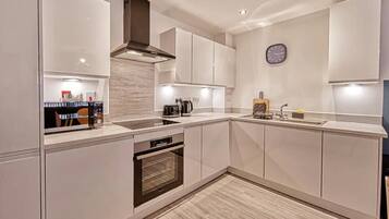 Apartamento, 2 quartos | Cozinha privada | Uma torradeira
