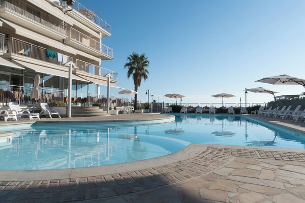 Residence Roseto Pool Seaview Abruzzo - Roseto degli Abruzzi