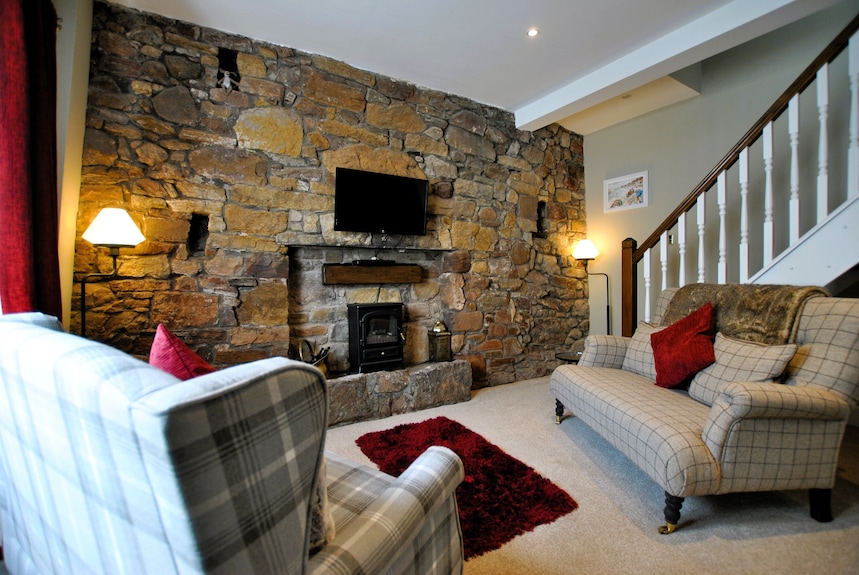 54 On The Rocks- Characterful Coastal Cottage - クレイル