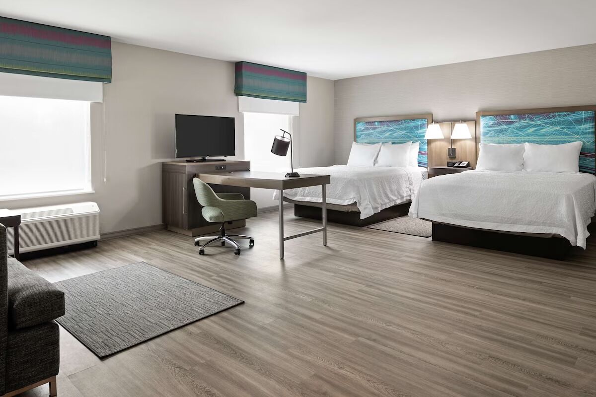 Relax With Free Breakfast & Indoor Pool  Minutes From Downtown Pittsburgh!! - Sewickley, PA