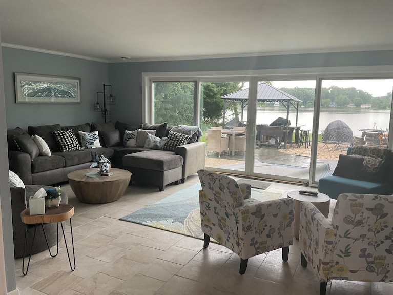 Secluded Waterfront Retreat 2 Bed 1 1/2 Baths Private Guest House W Pool & Beach - UMD, Middle River