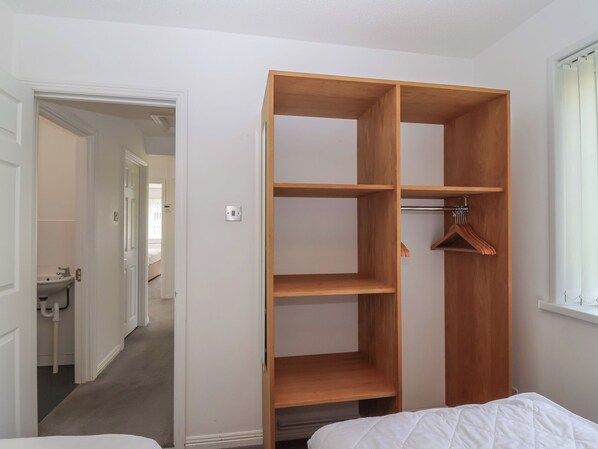 3 quartos, individualmente decorados, individualmente mobiliados