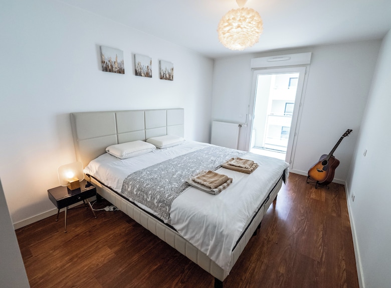 Spacious Apartment In Talence - Cestas