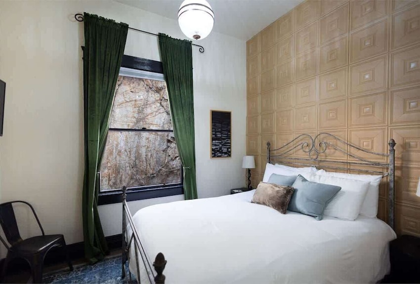 The Block Basic Room - Queen - Bisbee, AZ