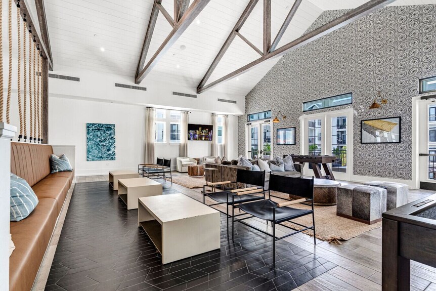 Sunny 2-bed Oasis: Pool & Gym In Apollo Beach - Riverview, FL