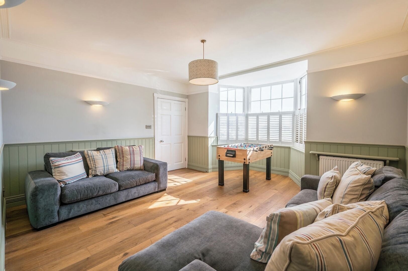 Market Cross House, Aldeburgh. Sea Front Holiday Home - Aldeburgh