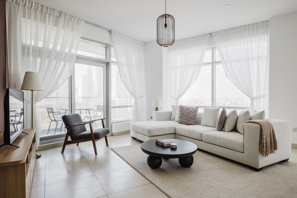 Blueground | Downtown Dubai, pool, nr Burj Khalifa Reviews, Deals ...