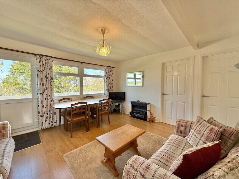 2 Bedroom Chalet With Allocated Parking - Totnes
