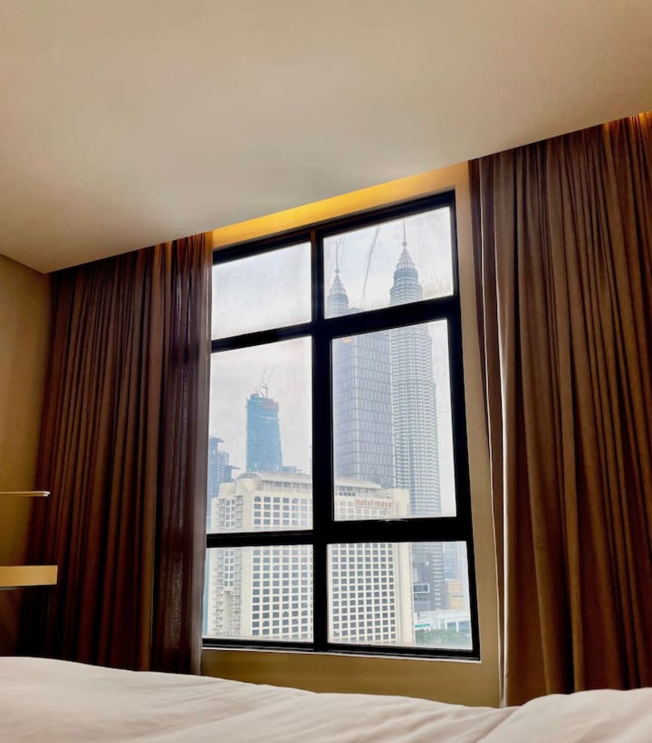1br Suite Klcc View W/ Nflx, B-tub & Wtr Dspnser - Kuala Lumpur