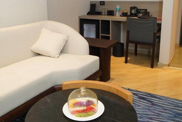 Ramada Encore By Wyndham Chandigarh Zirakpur - Chandigarh