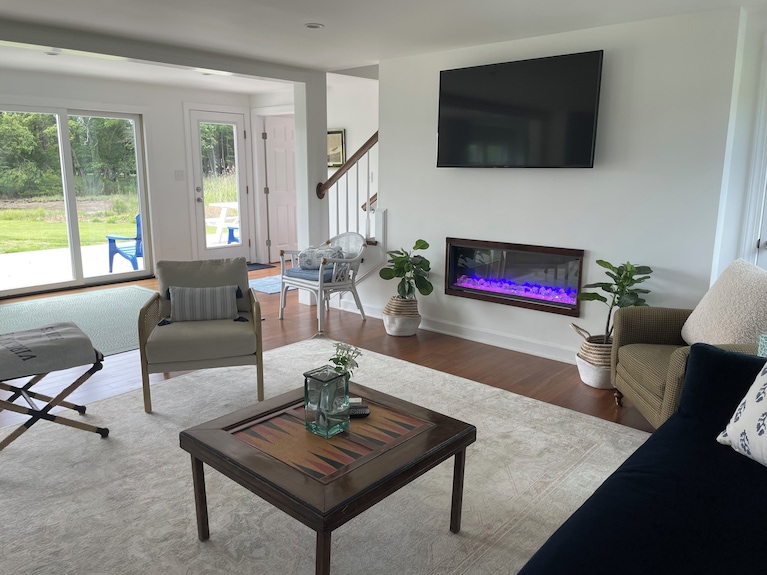 Beautiful 3-bedroom Miles River Waterfront In Tranquil Easton - Relax And Unwind - Easton, MD