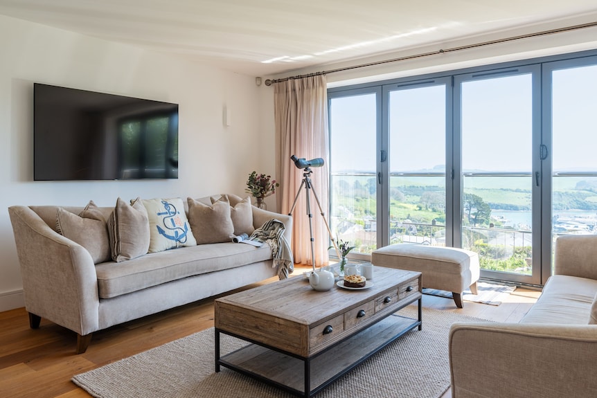 Seafern House | Finest Stays - Kingsbridge