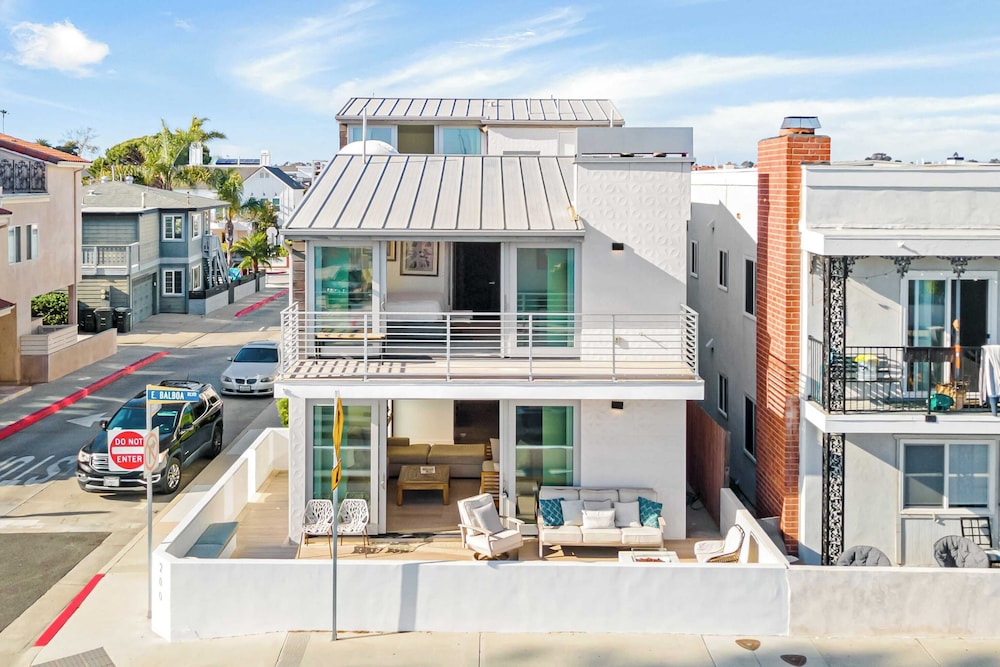 200 East Balboa Oceanview Rooftop Steps To Sand, Pier, Boardwalk & Dining - Irvine, CA