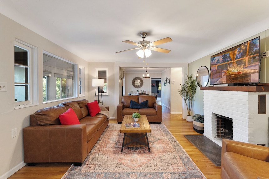 Pine-lined Acre Retreat | 2 Miles To Whiskey Row | 4 Bed / 3 Bath + Game Room & Fire Pit - Prescott, AZ